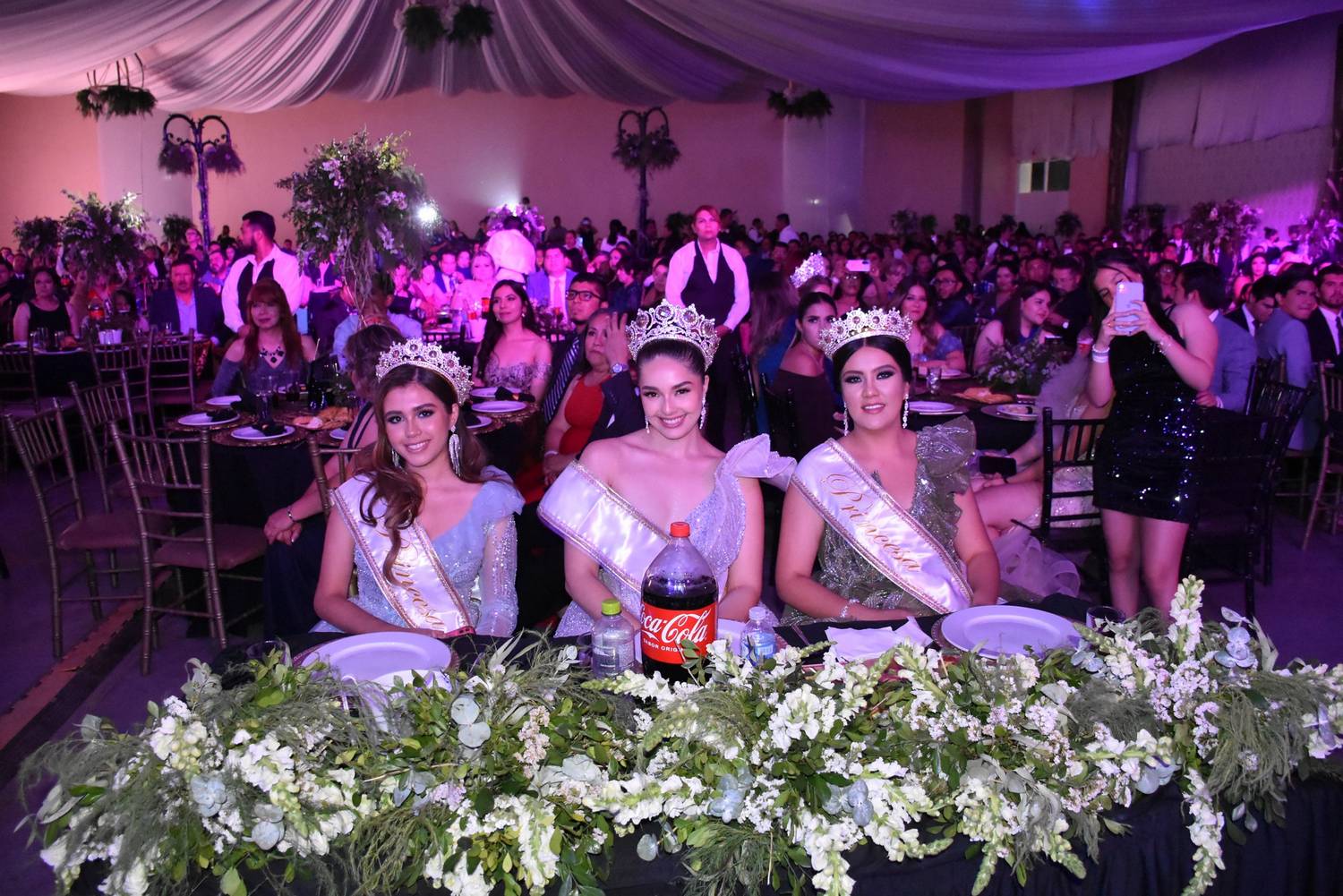 Gran Coronación de Andrea, Ximena y Ángela en Abasolo - Pregoneros