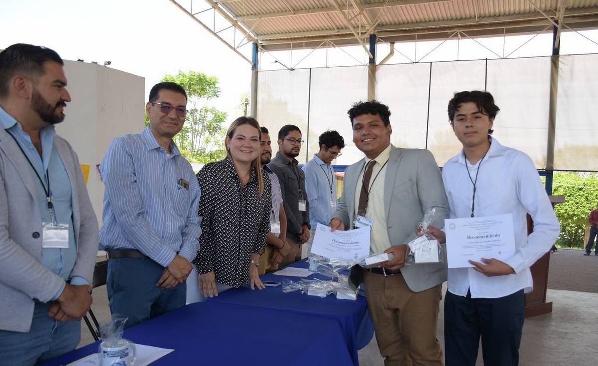 Concurso de Prototipos y Emprendedores en el CBTis 171 - Pregoneros